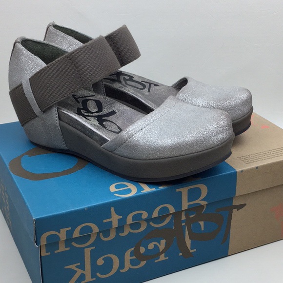 OTBT | Shoes | New Otbt Metallic Suede Leather Mary Jane Platform ...